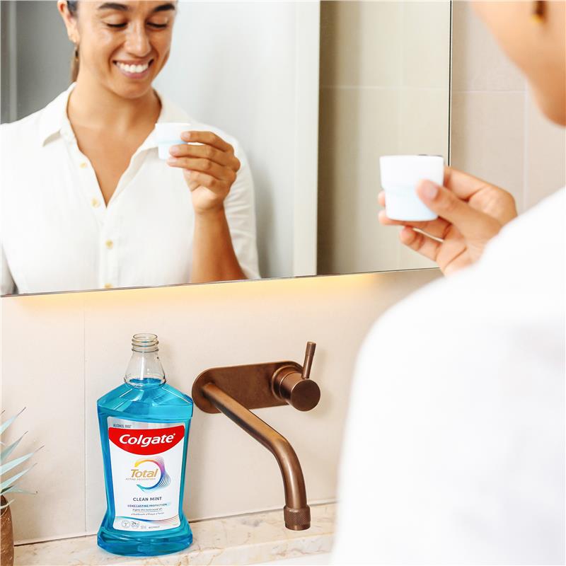 Buy Colgate Mouthwash Total Clean Mint 500ml Online at Chemist Warehouse®